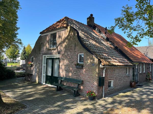Oude Gerestaureerde Boerderij Met Bedstee - Hoogeveen
