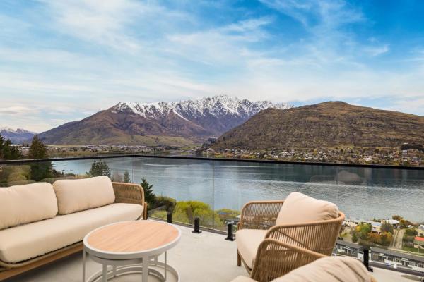 Warning Extreme Views 4 Bed 3 Bath Luxury - 퀸스타운