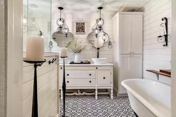 1930s Queen Anne Historic Downtown Retreat - Eagle Point, OR