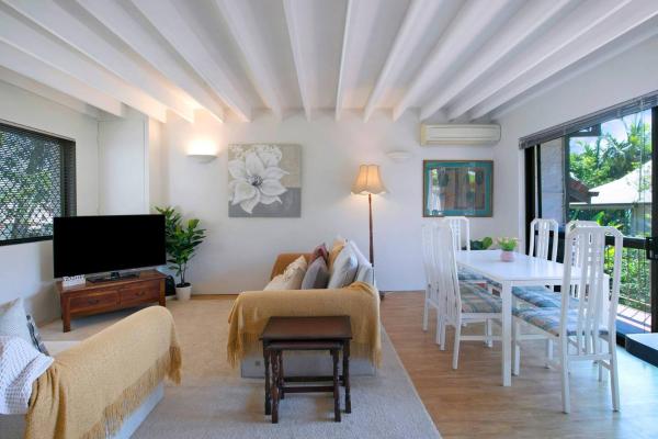 Clarence Corner - Contemporary Meets Cottage Style - Brisbane