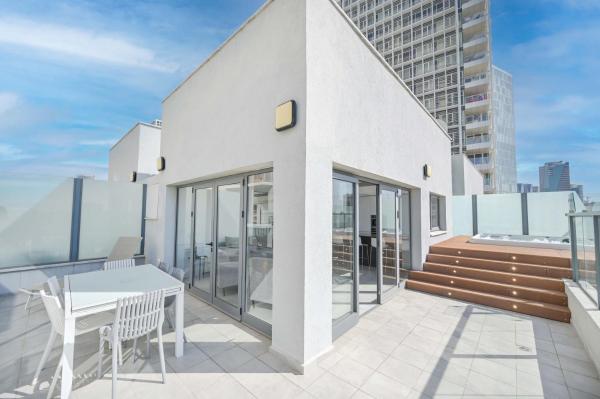 Modern 3 Br Penthouse With Jacuzzi In Rothschild Blvd By Holyguest - Tel Aviv-Jaffa
