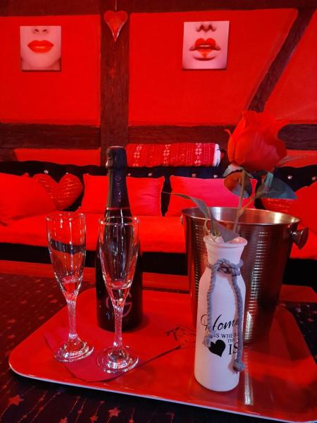 Love Room Le Rouge Et Noir - Ottrott