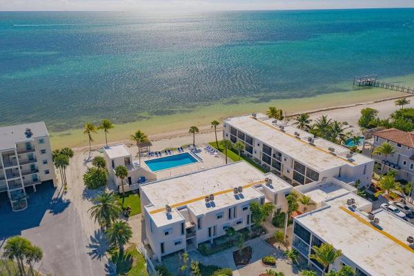Beachfront Condo On Coco Plum Beach - Curry Hammock State Park, Marathon