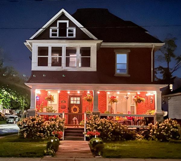 The Lakeview Loft - Port Colborne