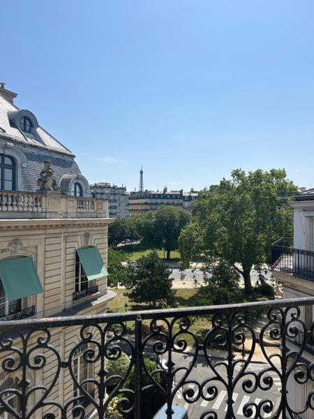 Vue Tour Eiffel Et 5 Minutes Des Champs-elysees Appartement 2 Chambres Paris 16 Etoile - Paris