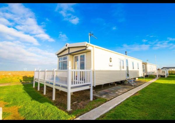 Mp124 - Camber Sands Holiday Park - Sleeps 6 - Full Decking - Beautiful Marsh Views - Kent