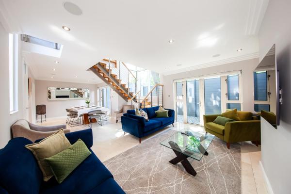 Luxe Dublin 4 Retreat With 3 Bedrooms - Malahide