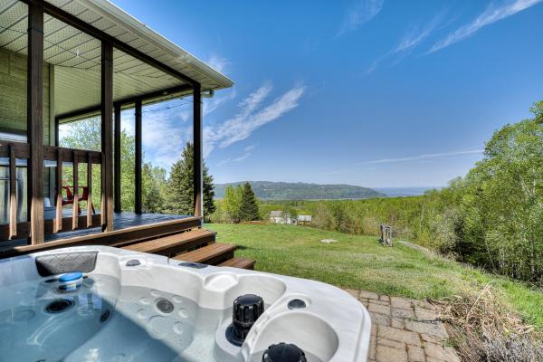 Idyllic Nature Retreat - Hot Tub And Scenic Views - Baie-Saint-Paul