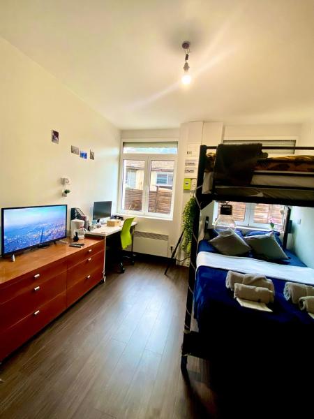 Appartement Intégral , Nanterre La Défense Paris , Propre à Côté De Tous Commodité - Colombes