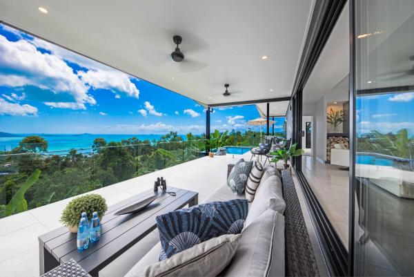 'Nine Islands' Airlie Beach Luxury Holiday Home With Ocean Views - Airlie Beach