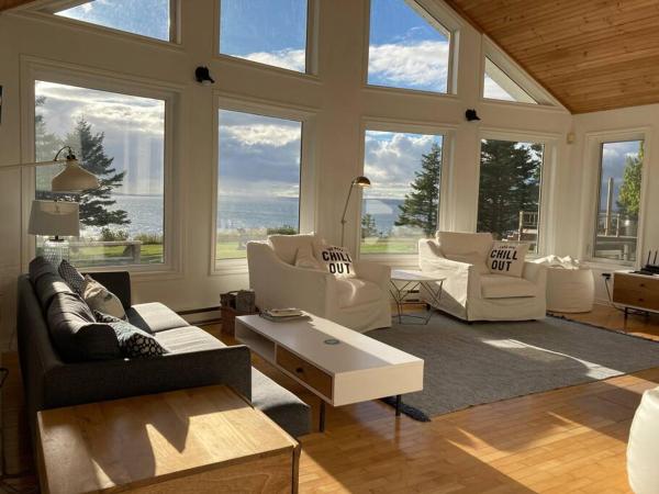 Private Waterfront Luxury With Hot Tub And Barrel Sauna - Nova Scotia