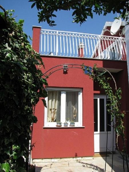 Apartment Tomi - Pirovac