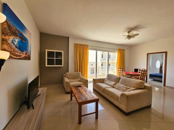 Bright & Spacious Village Apartment - Malte