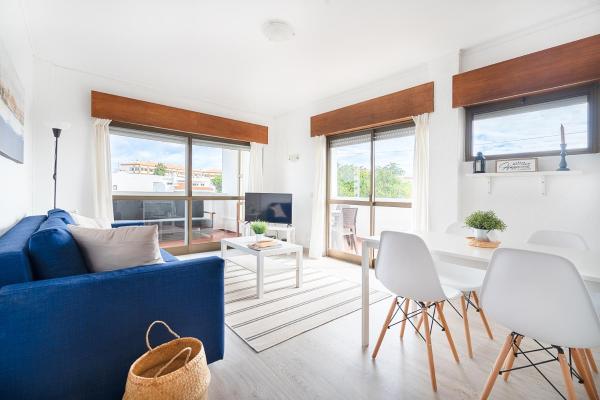 Magnifique 1 Bed Flat With Pool, Large Balcony And Parking - Vilamoura