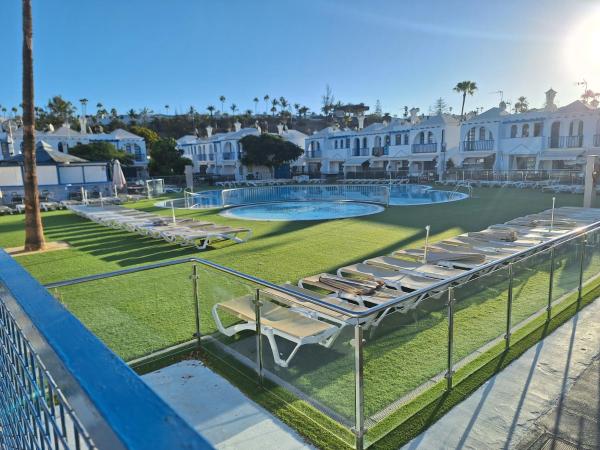 Poolfront Bungalow - Canary Islands