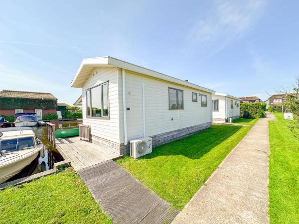 Chalet Au Bord De L'eau Avec Embarcadère - Weesp