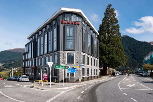 Ramada By Wyndham Queenstown Central - Queenstown, New Zealand