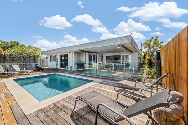 4 Bedroom Home On Canal - Mooloolaba