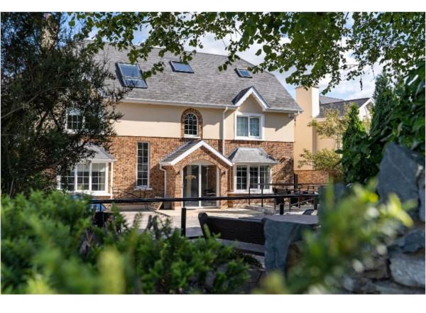 Central Entire House Comprising 4 Apartments - Killarney