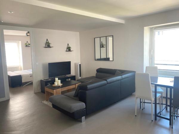 T2 Centre-ville, Calme, 1 Chambre, 1 à 5 Pers, Climatisation, Parking Gratuit - Groix