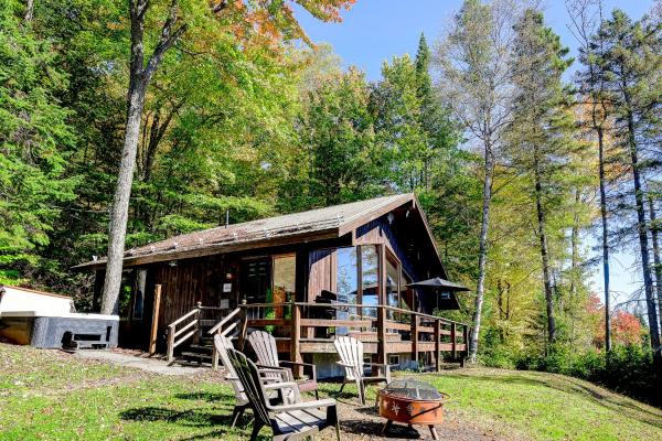 Manoir Des Pins - Spa Privé, Sauna Et Accès Plage - Sainte-Agathe-des-Monts
