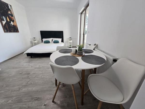 Garsoniera Zona Isu Bistrita - Bistrița