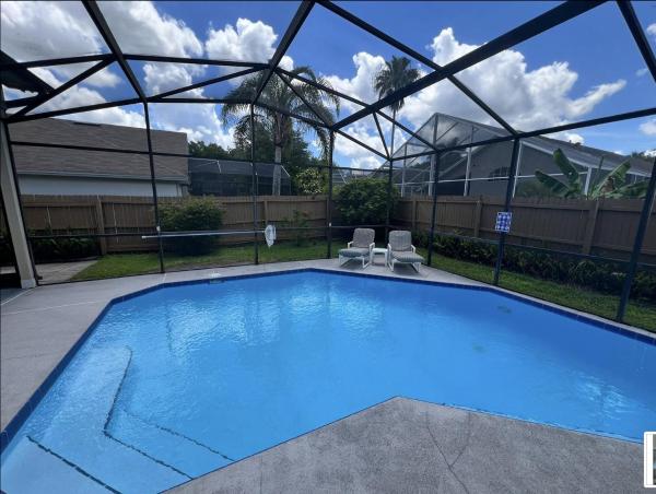 270 - Gracious 3 Bedroom Home Near Disney With Pool - Kissimmee, FL