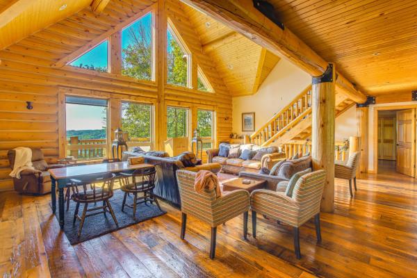 Secluded Iowa Home Near Hiking And Fishing! - Iowa