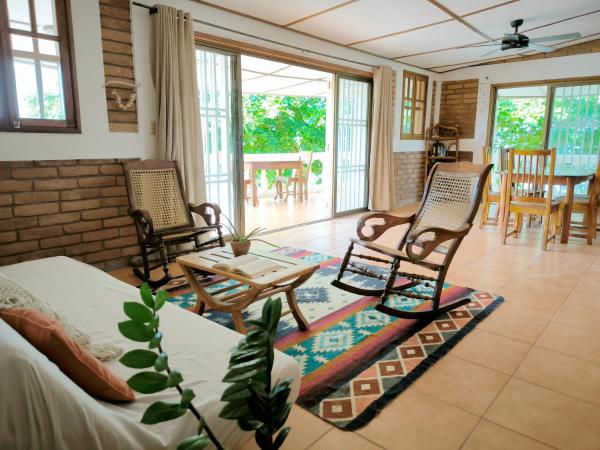Hideout Surf House - Nicaragua