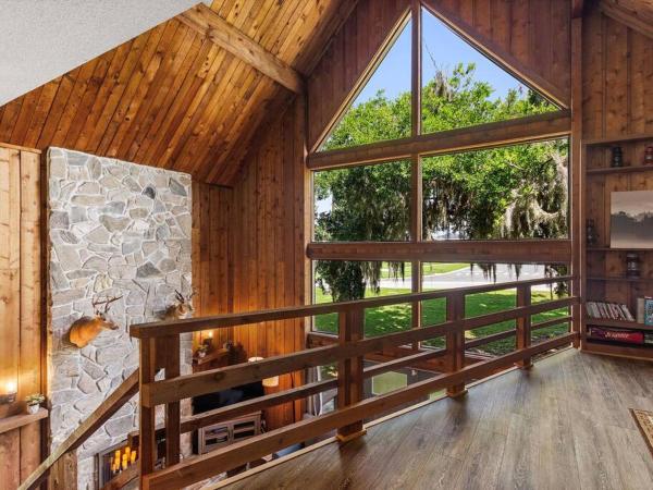 Serene Lakeside Retreat- 3 Bdr Romantic Getaway - Winter Haven, FL