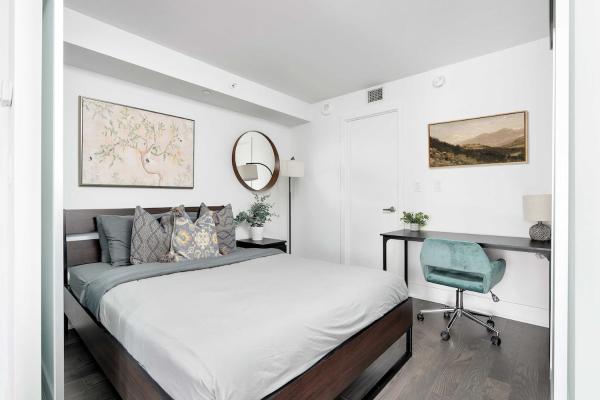 Spacious And Central 1br In Heart Of Downtown - Victoria University