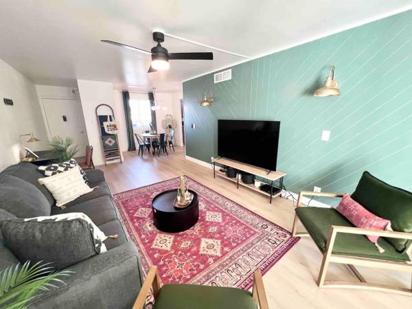 Heated Pool & Hot Tub-walk To Old Town Condo! - Arizona