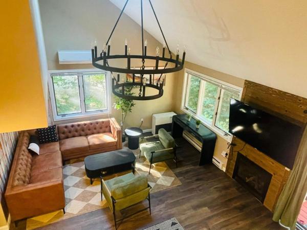 Comfortable Cozy Conway Hideaway That Sleeps 8 Pet Friendly - North Conway, NH