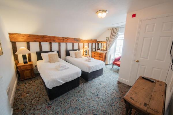 Without A Paddle Hotel - Llangollen