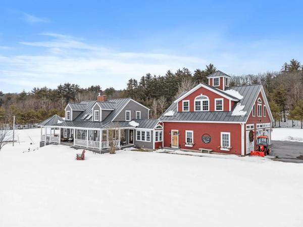Mountain View Suite - Danbury, NH
