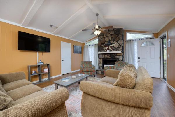 Columbus Cabin Wooded Retreat W Large Yard - Columbus, GA