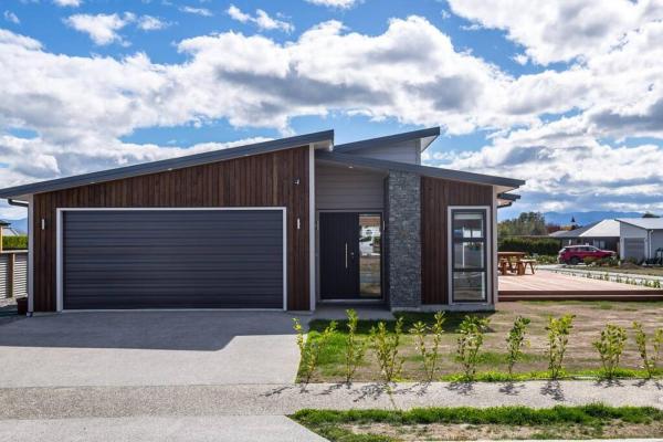 Stonehenge Retreat - Martinborough