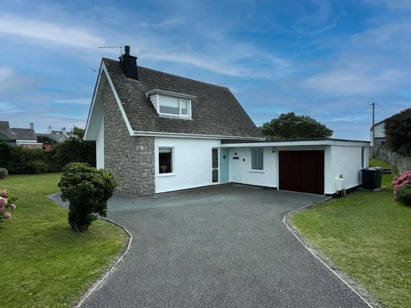 Beach Access-ynys Cartref-4-bed - Trearddur Bay