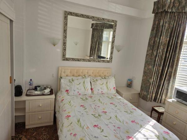 Shoreline Accommodation - Boscombe