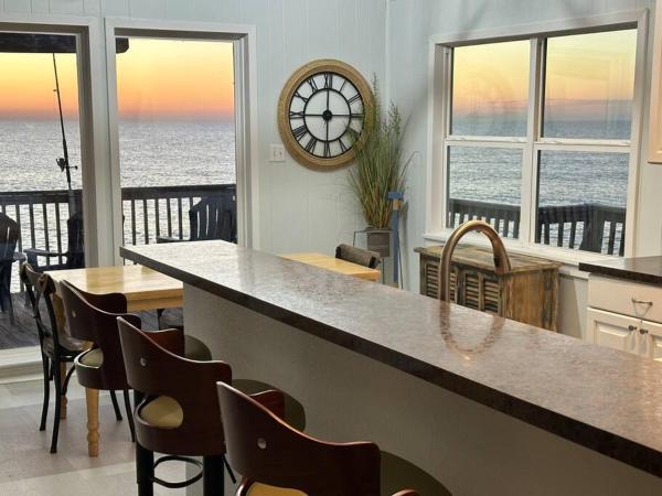 Sea 2 Believe! Oceanfront! Pets Allowed - Jamaica Beach, TX