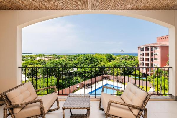 Langosta Beach Ocean View Penthouse W Pool - Tamarindo