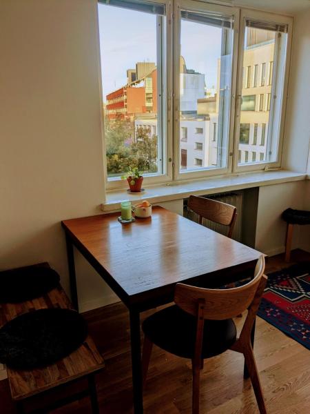 Artistic 2-bedroom Full Of Light - 赫爾辛基