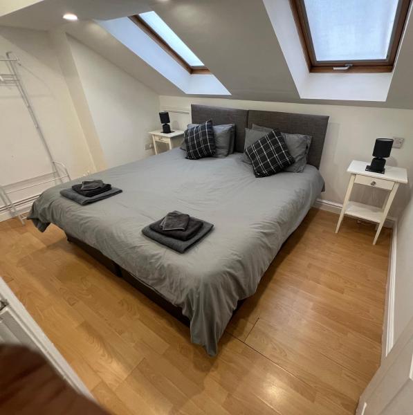 Cosy Penthouse Suite Happily Sleeps Up To Five - Bradford