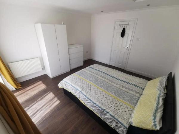 City Apartment Sleeps 4 With Garden - Brentwood
