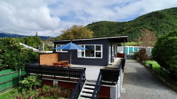 Sounds Good - Waikawa Holiday Home And Berth - Picton