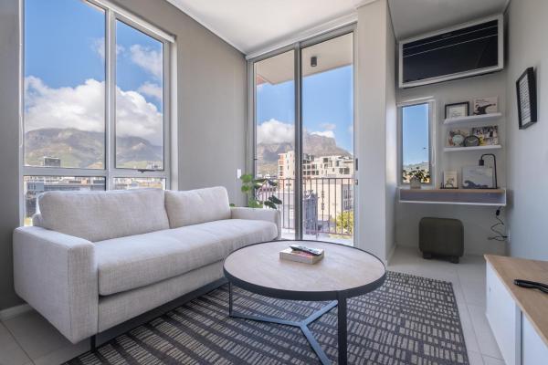 The Rose 505: Stylish City Centre Studio - Camps Bay