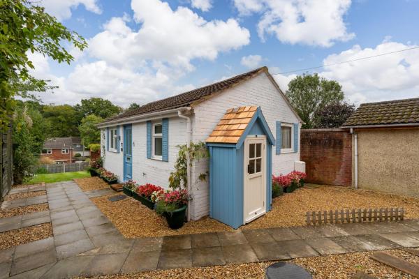 1 Bed House In Hampshire - Wiltshire