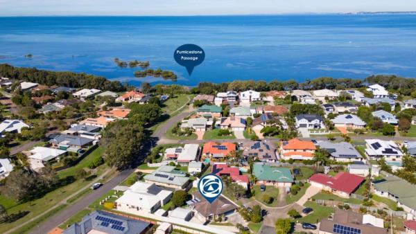 Family Holiday Home At Sandstone Point - Caboolture