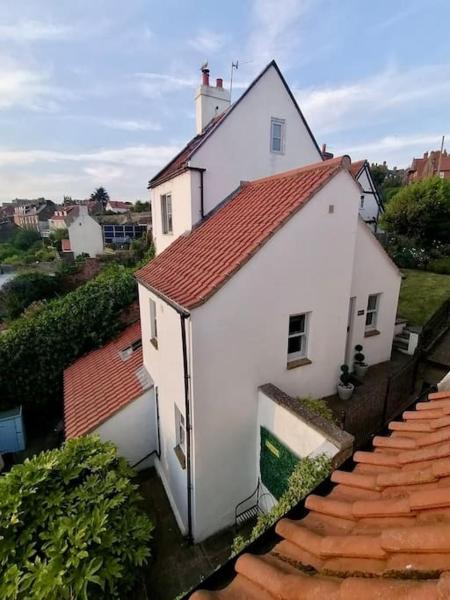 Sunshine Cottage - Whitby