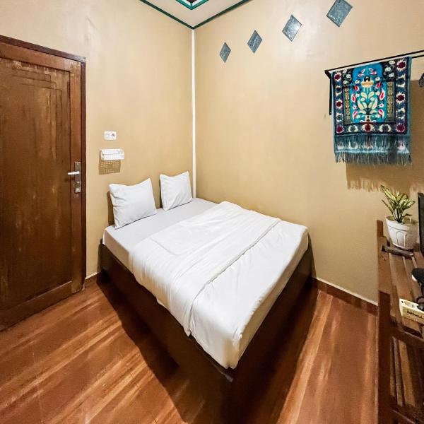 Homestay Zahra Syariah Gunung Dempo Mitra Reddoorz - South Sumatra